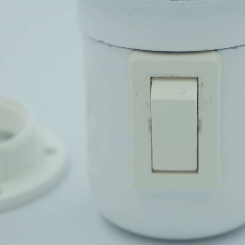 Douille électrique blanche en bakélite avec interrupteur